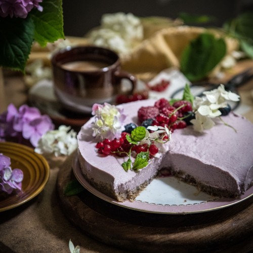 Sirova torta s malinama, borovnicama ili kupinama - Domaćica