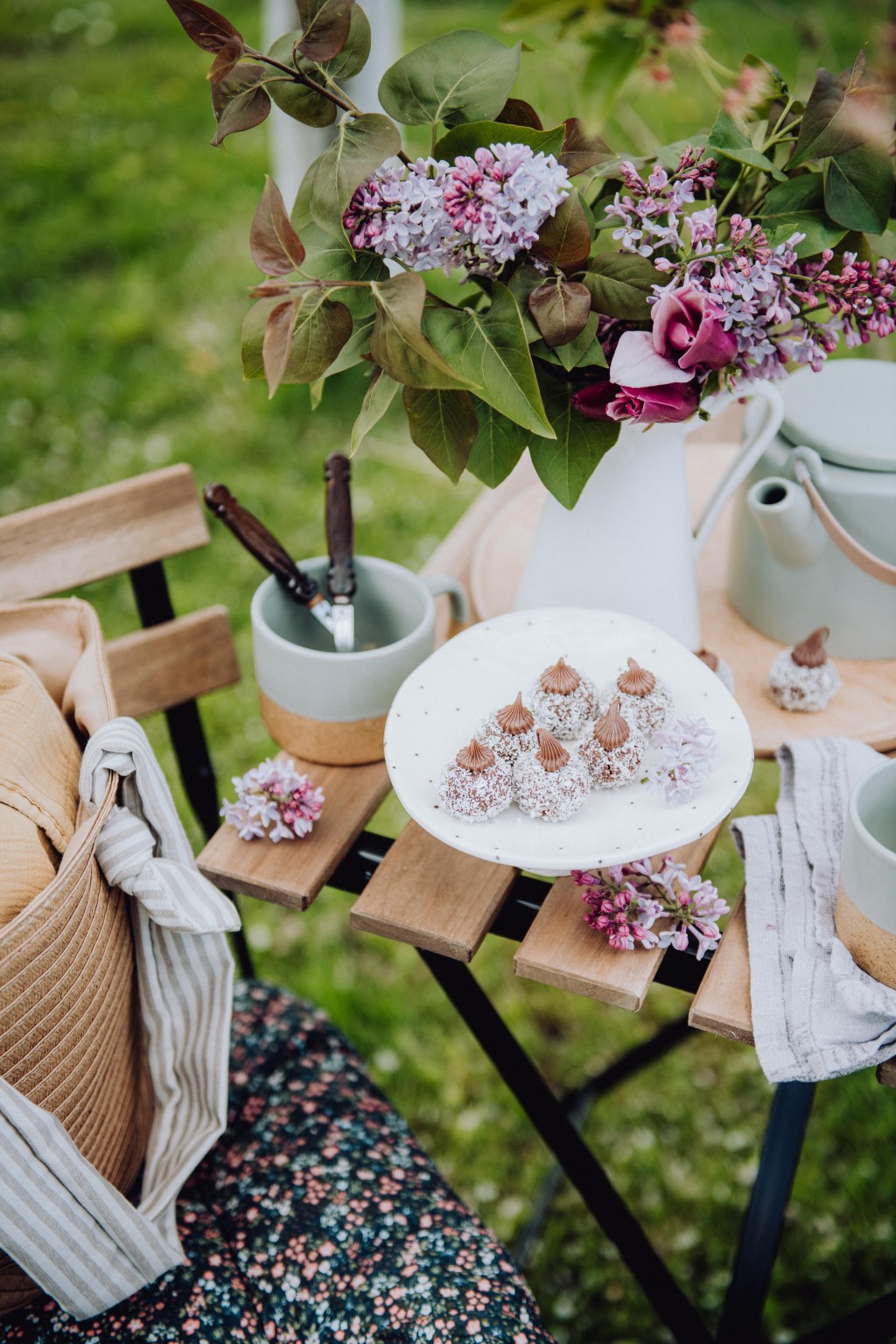 Kokos gnijezda - Domaćica